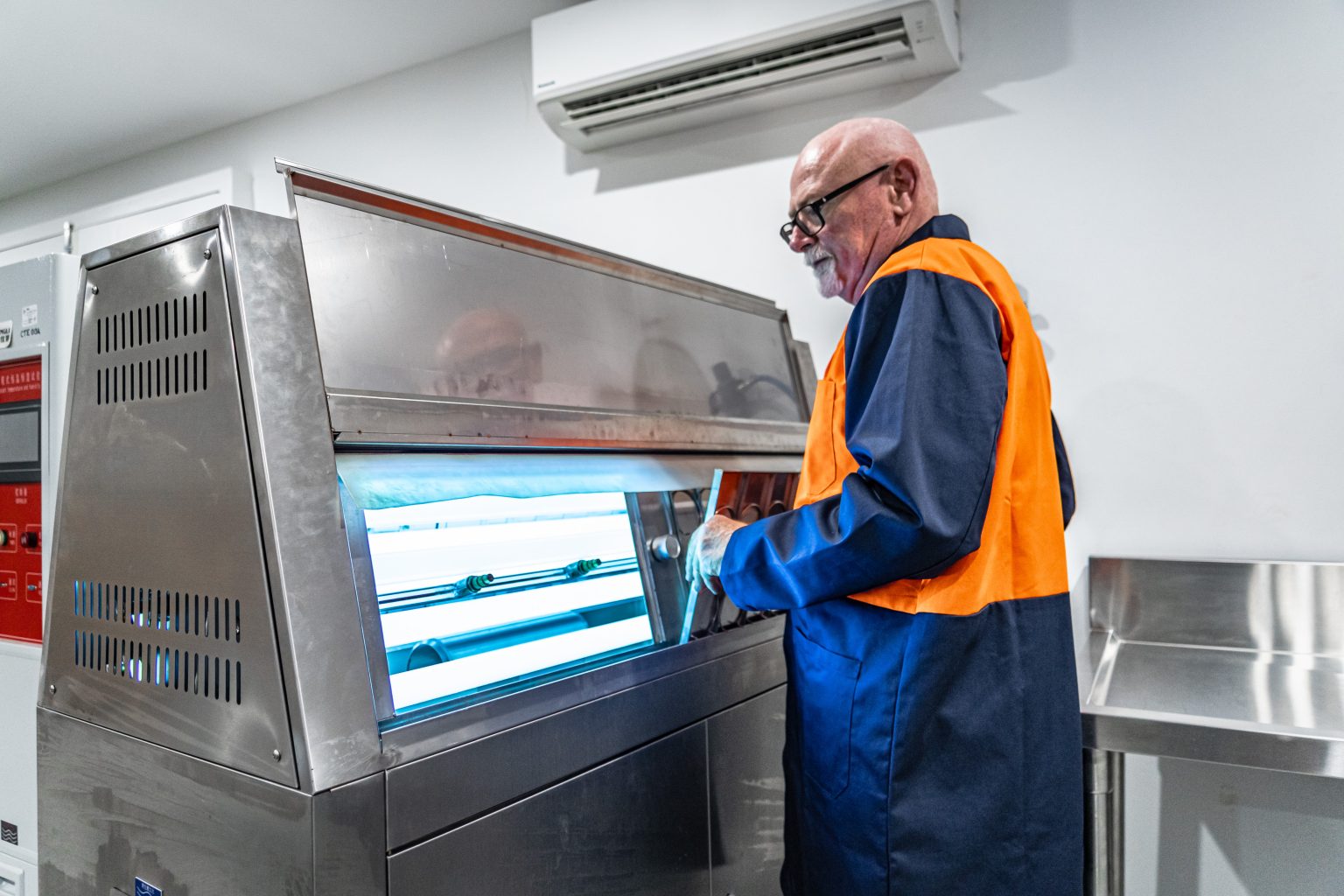Weathering & UV Exposure Testing Australia | UV Lamp Testing - ITA